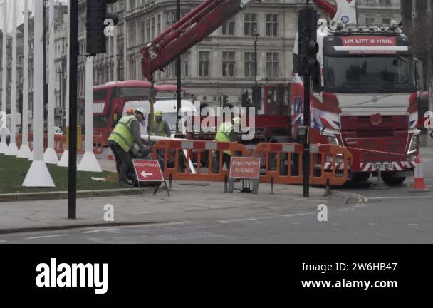 Articulating boom lift Stock Videos & Footage - HD and 4K Video Clips ...