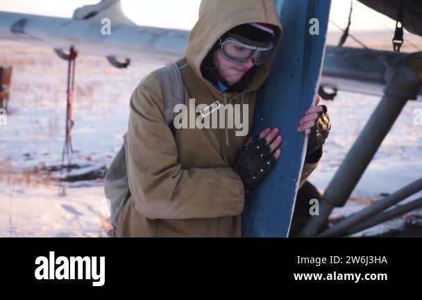 Frozen plane Stock Videos & Footage - HD and 4K Video Clips - Alamy