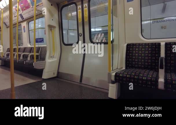 Embankment underground station train tube Stock Videos & Footage - HD ...