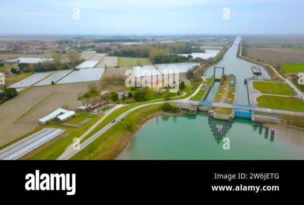 Canal connections Stock Videos & Footage - HD and 4K Video Clips - Alamy