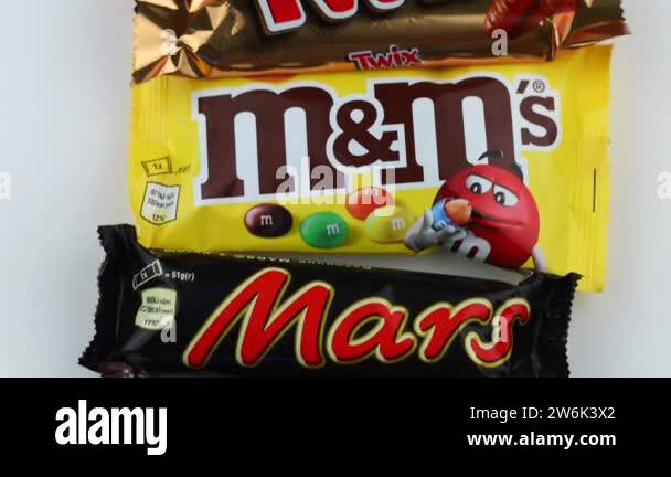 Mars bar wrapper Stock Videos & Footage - HD and 4K Video Clips - Alamy