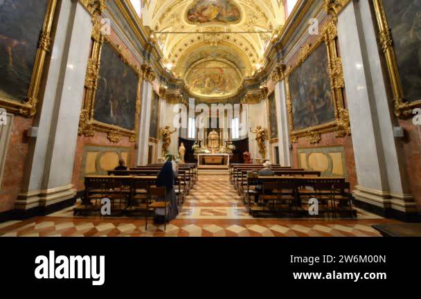 Duomo di san rufino Stock Videos & Footage - HD and 4K Video Clips - Alamy