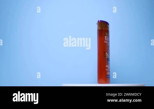 Loreal Elvive Stock Videos And Footage Hd And 4k Video Clips Alamy