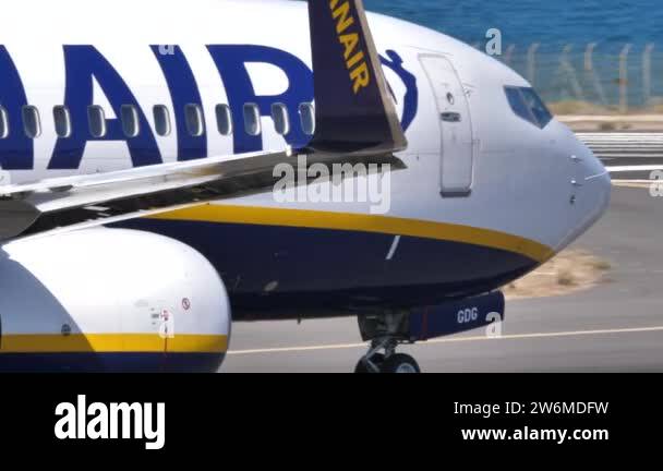 Cockpit of the Boeing 737 operated by Ryanair airline on the Lanzarote ...