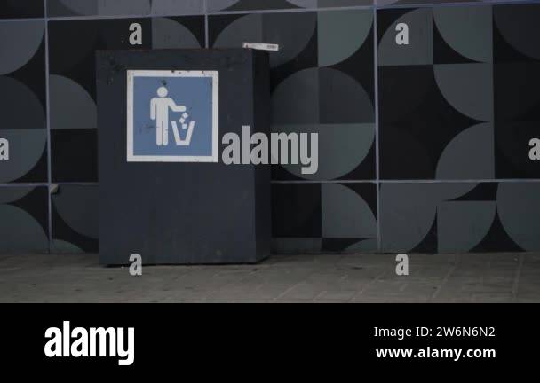 Bin your litter sign Stock Videos & Footage - HD and 4K Video Clips - Alamy