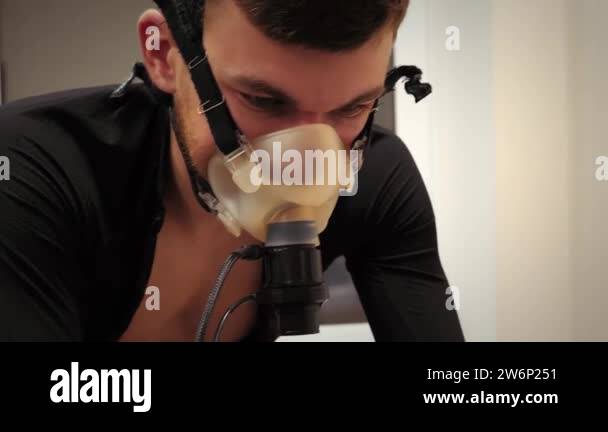 Vo2 max testing Stock Videos & Footage - HD and 4K Video Clips - Alamy