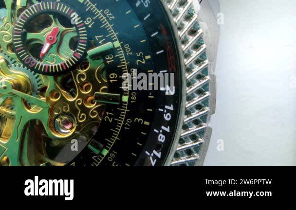 Analog watch Stock Videos & Footage - HD and 4K Video Clips - Alamy