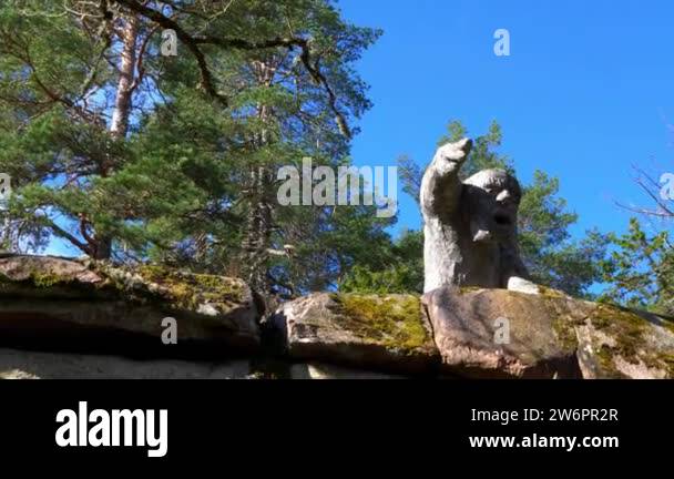 Statue pointing Stock Videos & Footage - HD and 4K Video Clips - Alamy
