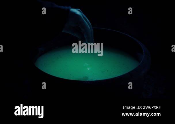 Bubbling brew Stock Videos & Footage - HD and 4K Video Clips - Alamy