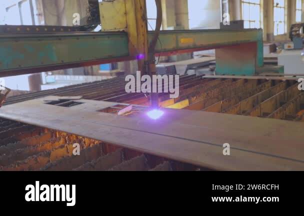 Cutting metal billet with gas cutting. Gas cutting. Cnc gas cutting ...