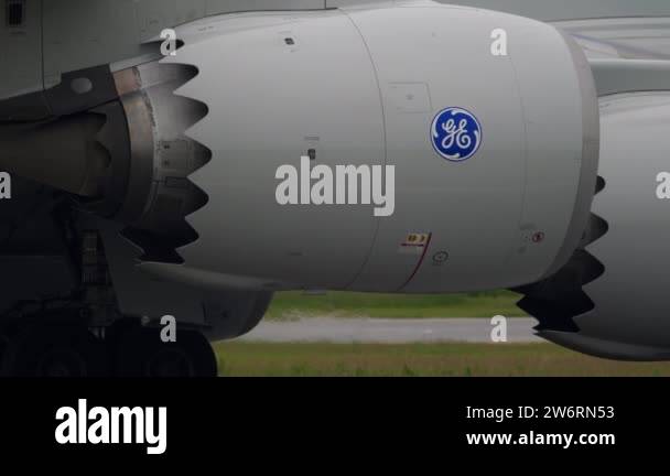 A380 airbus engine Stock Videos & Footage - HD and 4K Video Clips - Alamy