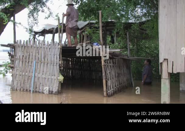 River bank overflow Stock Videos & Footage - HD and 4K Video Clips - Alamy