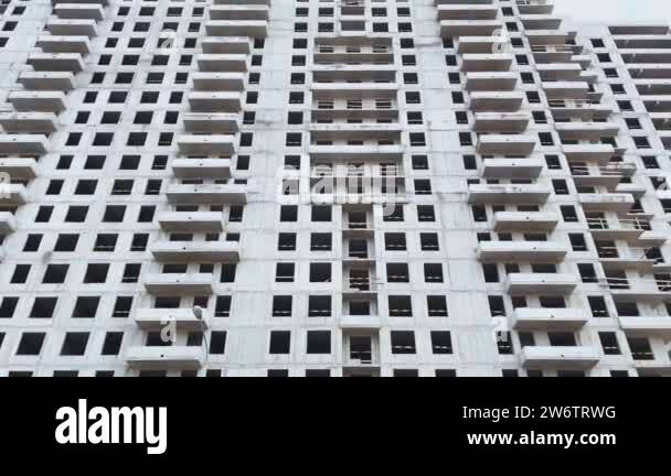 Construction of the high floor house, construction cranes, the bottom ...