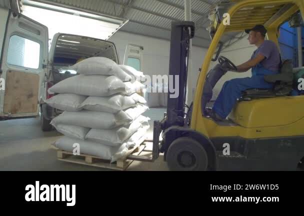 Loading van forklift Stock Videos & Footage - HD and 4K Video Clips - Alamy