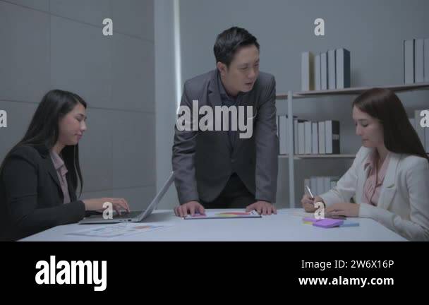 Boss delegating work Stock Videos & Footage - HD and 4K Video Clips - Alamy