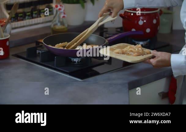 Frying on cooker Stock Videos & Footage - HD and 4K Video Clips - Alamy