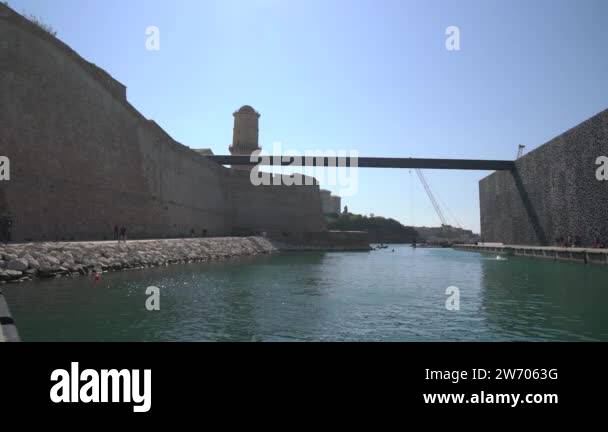 Bridge between two buildings Stock Videos & Footage - HD and 4K Video ...