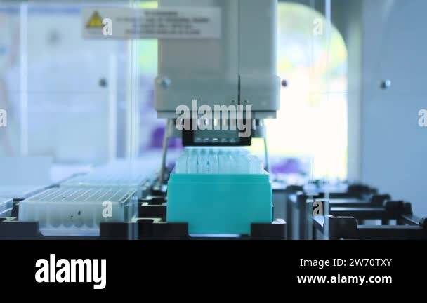 Automation in the clinical laboratory. Pipetting robot laboratory ...