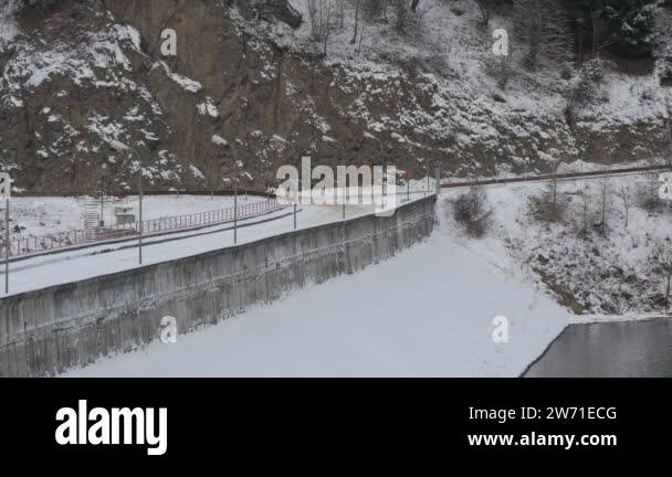 Road over a dam Stock Videos & Footage - HD and 4K Video Clips - Alamy