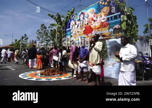 Coconut hold Stock Videos & Footage - HD and 4K Video Clips - Alamy