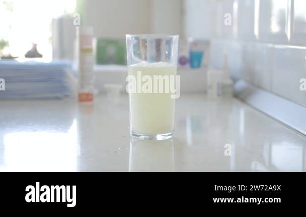 Effervescent vitamins pill Stock Videos & Footage - HD and 4K Video ...