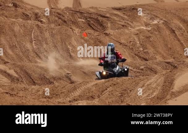 Quad Bike for Off Road Extreme Racing gets over the difficult part of ...