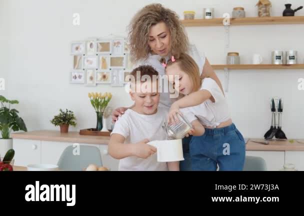 Design sieve Stock Videos & Footage - HD and 4K Video Clips - Alamy