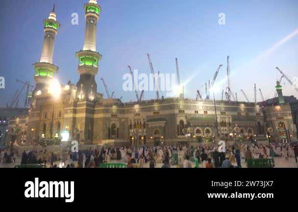 Women arabia saudi crowd Stock Videos & Footage - HD and 4K Video Clips ...