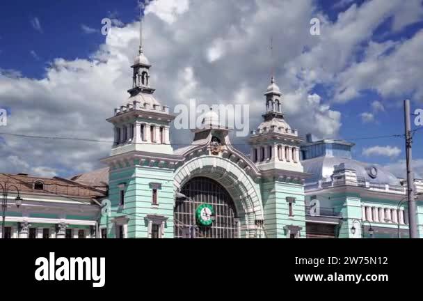 The building of the Belorussky (Belarusian) railway station against the ...