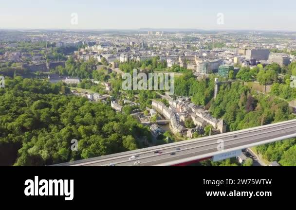 Pont rouge Stock Videos & Footage - HD and 4K Video Clips - Alamy