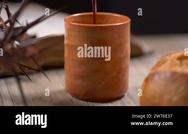 Bread crown Stock Videos & Footage - HD and 4K Video Clips - Alamy