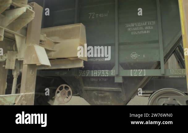 Wagons unloading Stock Videos & Footage - HD and 4K Video Clips - Alamy