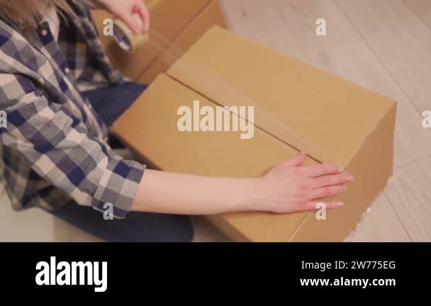 Overhead duct Stock Videos & Footage - HD and 4K Video Clips - Alamy