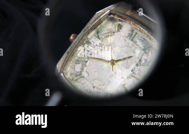Broken old watch Stock Videos & Footage - HD and 4K Video Clips - Alamy