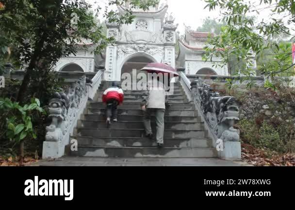 Visiting the temple Stock Videos & Footage - HD and 4K Video Clips - Alamy