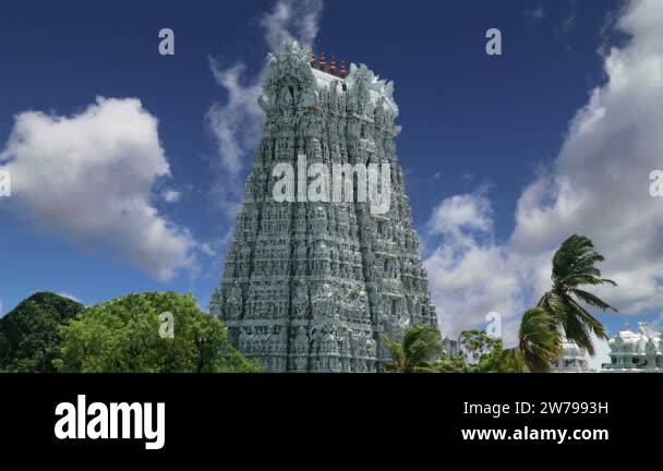 Suchindram temple dedicated to the gods Shiva, Vishnu and Brahma ...