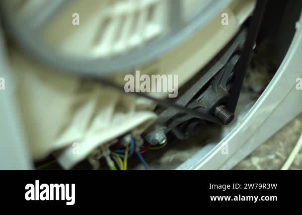 Rotation oscillation Stock Videos & Footage - HD and 4K Video Clips - Alamy