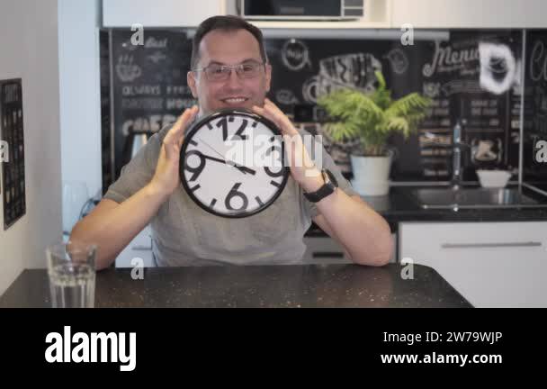 Friendly clock Stock Videos & Footage - HD and 4K Video Clips - Alamy