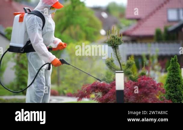 Spraying weeds Stock Videos & Footage - HD and 4K Video Clips - Alamy