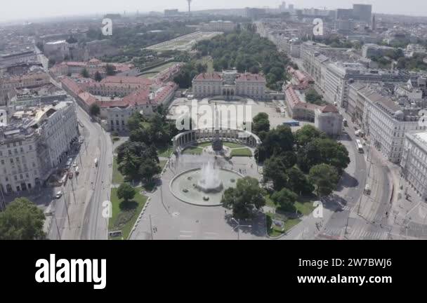 Vienna Austria Monument to Soviet soldiers EN:ETERNAL GLORY TO HEROES ...