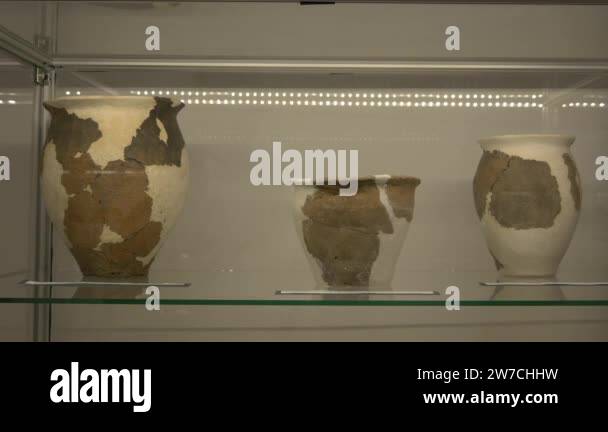Museum vases Stock Videos & Footage - HD and 4K Video Clips - Alamy