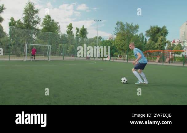 Chest trap soccer Stock Videos & Footage - HD and 4K Video Clips - Alamy