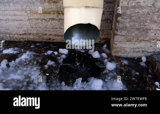 Dripping snow Stock Videos & Footage - HD and 4K Video Clips - Alamy