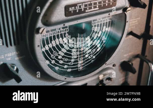 Tuning Iron Antique Receiver with Retro Dial Frequency Scale, Big ...