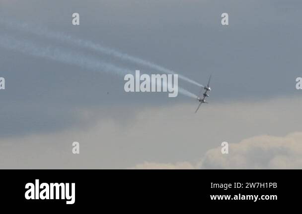 Twin engine propeller plane Stock Videos & Footage - HD and 4K Video ...