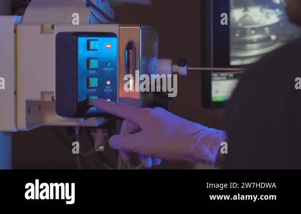 Optical electron microscope laboratory Stock Videos & Footage - HD and 4K Video Clips - Alamy