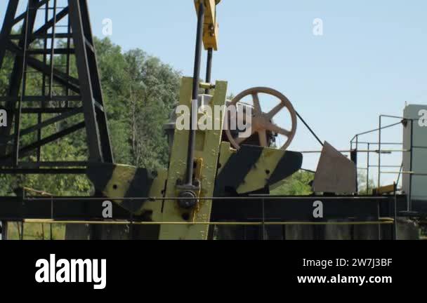 Pendulum pump Stock Videos & Footage - HD and 4K Video Clips - Alamy