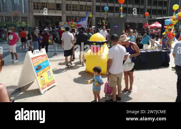 Chicago, IL - August 5th, 2021: Crowds of people gather on Pioneer ...
