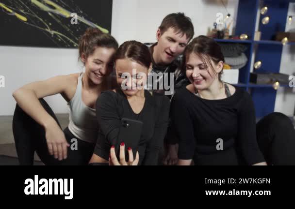 Tutorial group Stock Videos & Footage - HD and 4K Video Clips - Alamy