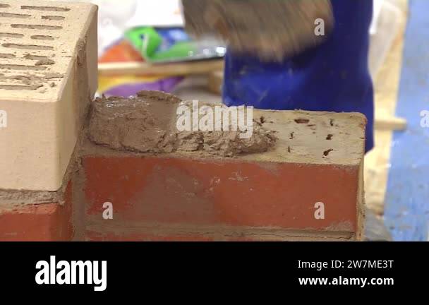 Bricklaying brick Stock Videos & Footage - HD and 4K Video Clips - Alamy